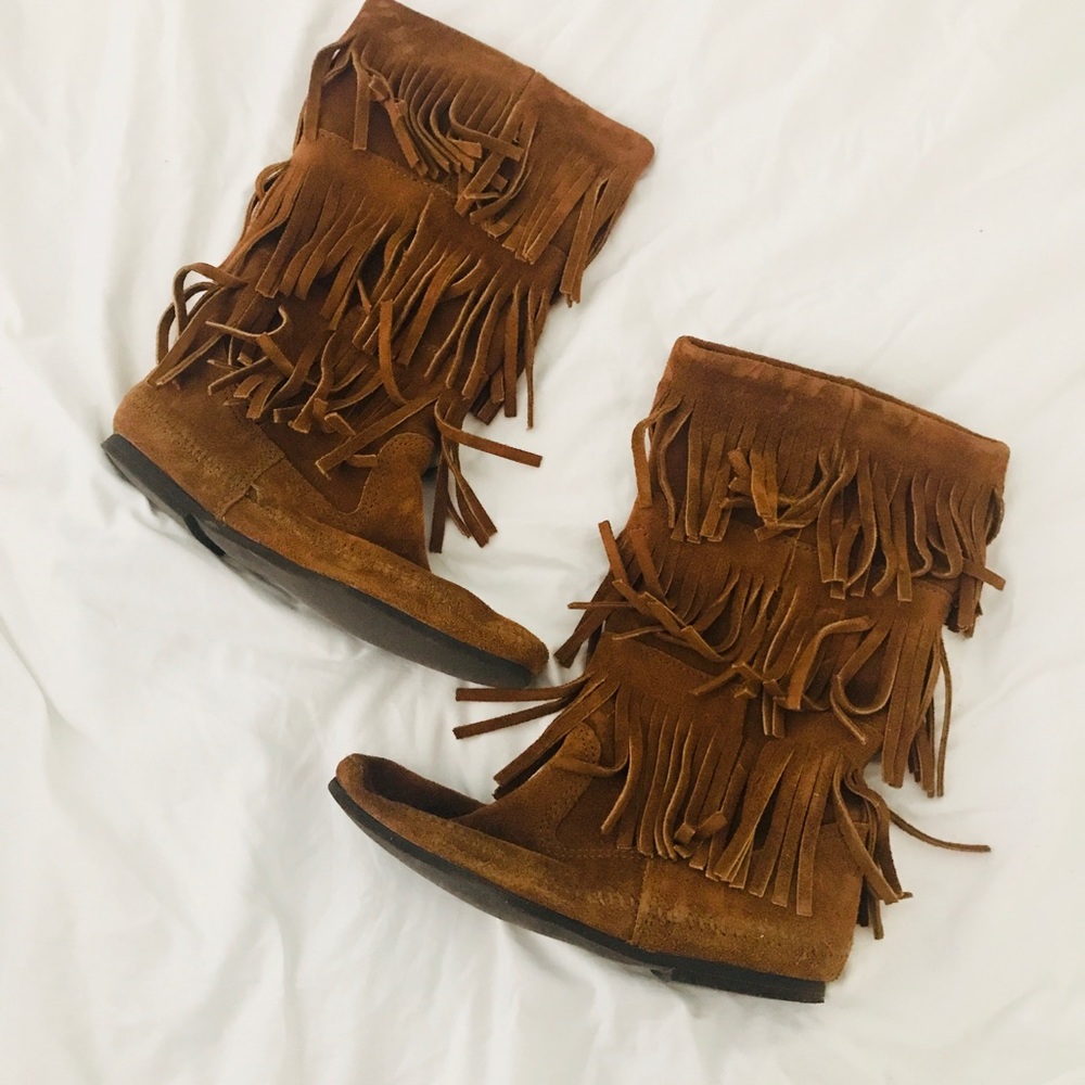 Minnetonka Brown Fringe Moccasin Boots - Gem